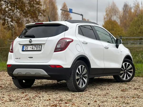 White Opel Mokka 2019 in Jelgava, with an engine capacity of 1.60 L and mileage of 135 thousand km for 12400 €, photo 6 on AUTOMOTO.COM.LV