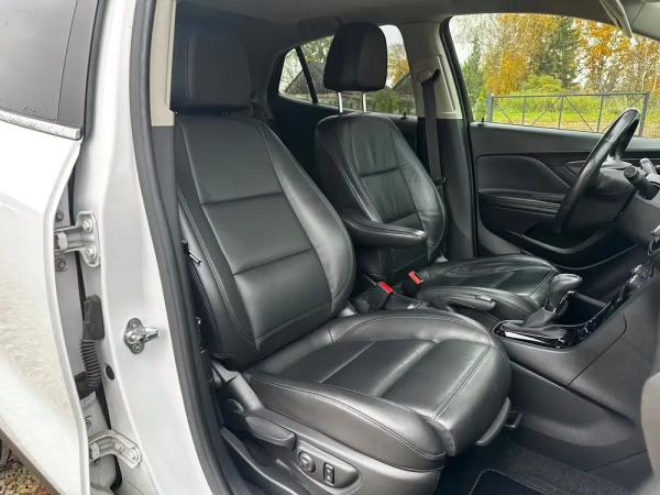 White Opel Mokka 2019 in Jelgava, with an engine capacity of 1.60 L and mileage of 135 thousand km for 12400 €, photo 9 on AUTOMOTO.COM.LV