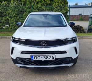 Белый Опель Mokka 2022 в Елгава, объемом двигателя 1.20 л и пробегом 0 тыс. км за 14590 €, фото  на AUTOMOTO.COM.LV
