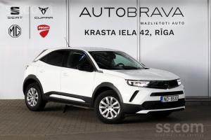 White Opel Mokka 2022 in Riga, with an engine capacity of 1.20 L and mileage of 68 thousand km for 15490 €, photo 4 on AUTOMOTO.COM.LV
