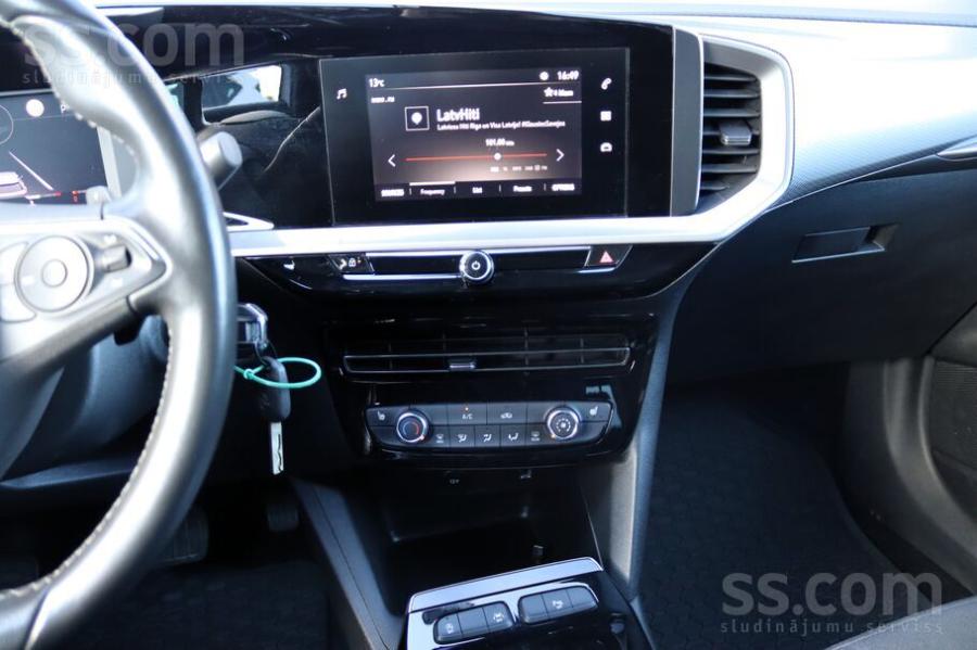 White Opel Mokka 2022 in Riga, with an engine capacity of 1.20 L and mileage of 68 thousand km for 15490 €, photo 13 on AUTOMOTO.COM.LV