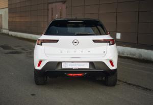 White Opel Mokka 2022 in Riga, with an engine capacity of 0.00 L and mileage of 78 thousand km for 14900 €, photo 8 on AUTOMOTO.COM.LV