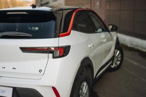White Opel Mokka 2022 in Riga, with an engine capacity of 0.00 L and mileage of 78 thousand km for 14900 €, photo 11 on AUTOMOTO.COM.LV
