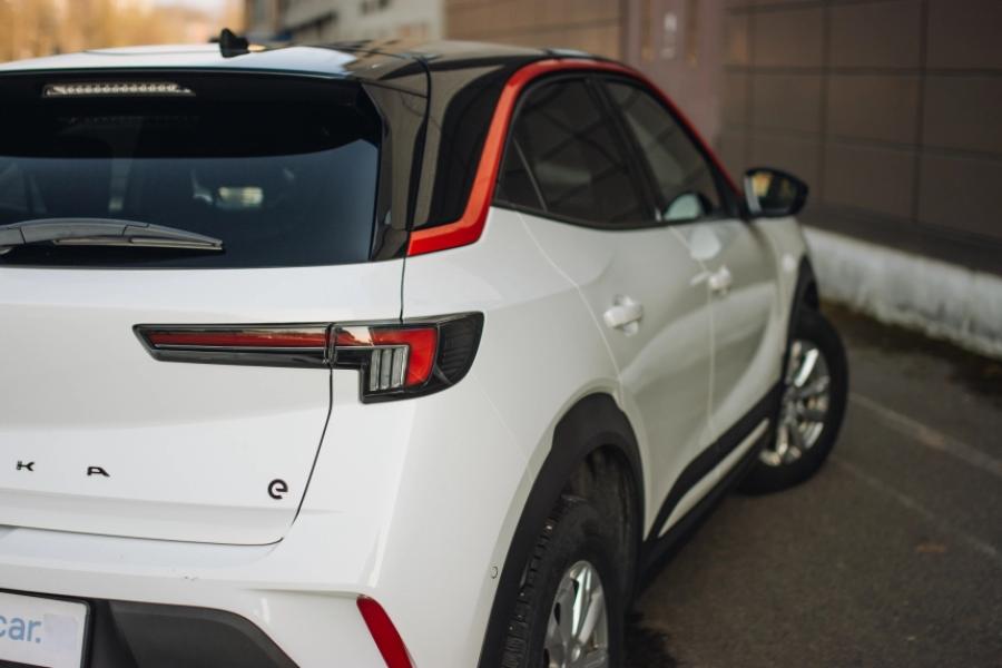 White Opel Mokka 2022 in Riga, with an engine capacity of 0.00 L and mileage of 78 thousand km for 14900 €, photo 11 on AUTOMOTO.COM.LV