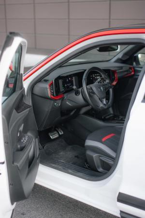 White Opel Mokka 2022 in Riga, with an engine capacity of 0.00 L and mileage of 78 thousand km for 14900 €, photo 19 on AUTOMOTO.COM.LV