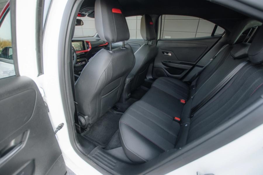 White Opel Mokka 2022 in Riga, with an engine capacity of 0.00 L and mileage of 78 thousand km for 14900 €, photo 26 on AUTOMOTO.COM.LV