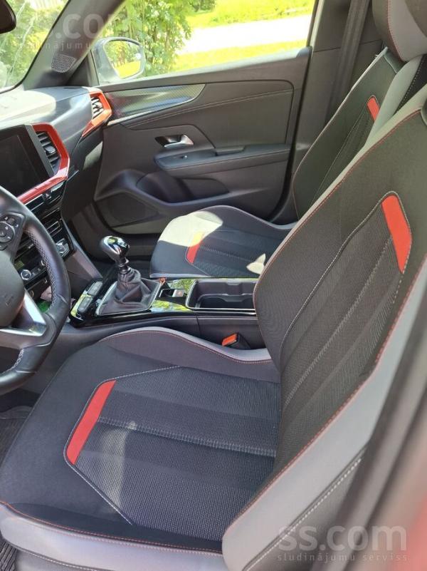 Balts Opel Mokka 2022 Ogre, ar dzinēja tilpumu 1.20 L un nobraukumu 33 tūkst. km par 18500 €, foto 3 vietnē AUTOMOTO.COM.LV