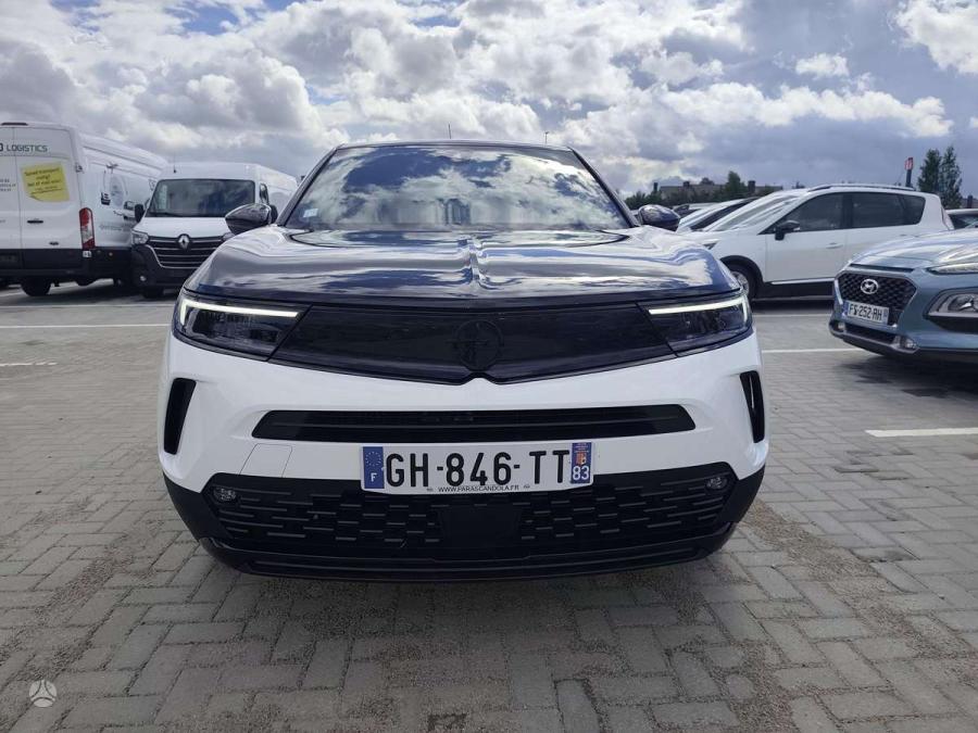 Белый Опель Mokka 2022 в Таураге, объемом двигателя 1.20 л и пробегом 130 тыс. км за 12463 €, фото 4 на AUTOMOTO.COM.LV