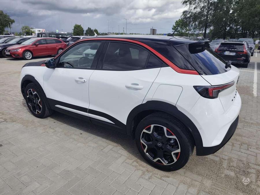 Белый Опель Mokka 2022 в Таураге, объемом двигателя 1.20 л и пробегом 130 тыс. км за 12463 €, фото 5 на AUTOMOTO.COM.LV
