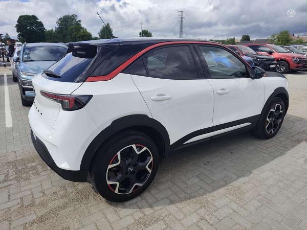 Белый Опель Mokka 2022 в Таураге, объемом двигателя 1.20 л и пробегом 130 тыс. км за 12463 €, фото 5 на AUTOMOTO.COM.LV