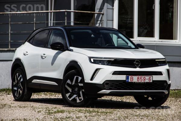 Белый Опель Mokka 2022 в Тукумс, объемом двигателя 1.40 л и пробегом 81 тыс. км за 18500 €, фото 2 на AUTOMOTO.COM.LV