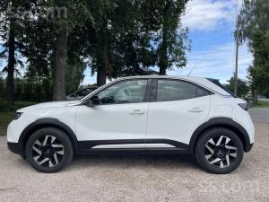 Белый Опель Mokka 2022 в Рига, объемом двигателя 1.20 л и пробегом 32 тыс. км за 20490 €, фото 4 на AUTOMOTO.COM.LV