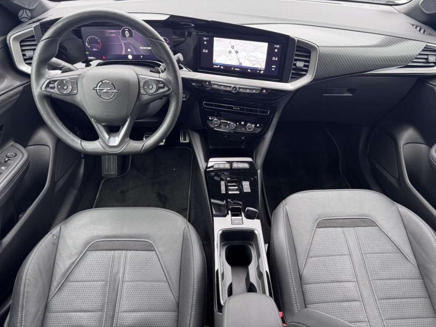 White Opel Mokka 2022 in Vilnius, with an engine capacity of 1.20 L and mileage of 55 thousand km for 15500 €, photo 7 on AUTOMOTO.COM.LV