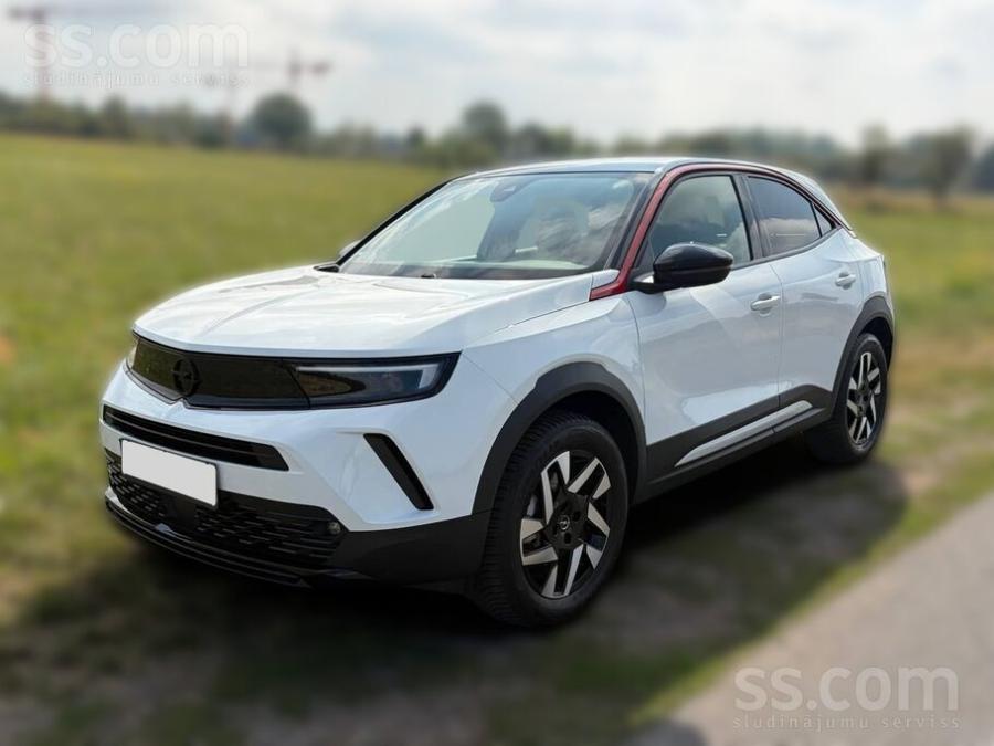 White Opel Mokka 2022 in Riga, with an engine capacity of 1.40 L and mileage of 39 thousand km for 18990 €, photo 1 on AUTOMOTO.COM.LV