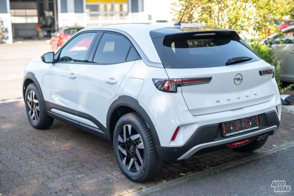 White Opel Mokka 2023 in Kaunas, with an engine capacity of 1.20 L and mileage of 24 thousand km for 27540 €, photo 5 on AUTOMOTO.COM.LV