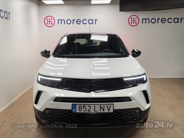 Balts Opel Mokka 2023 Tallina, ar dzinēja tilpumu 1.20 L un nobraukumu 25 tūkst. km par 18900 €, foto 2 vietnē AUTOMOTO.COM.LV