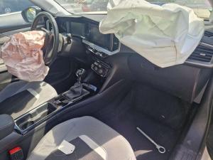 White Opel Mokka 2023 in Kaunas, with an engine capacity of 1.20 L and mileage of 65 thousand km for 9300 €, photo 5 on AUTOMOTO.COM.LV
