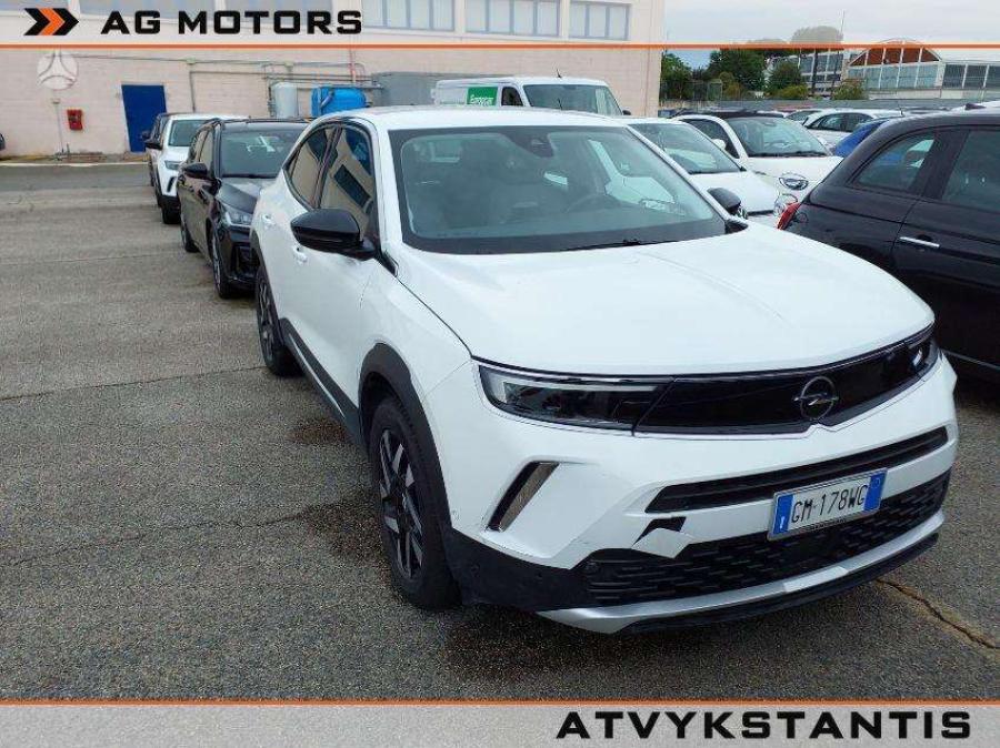 White Opel Mokka 2023 in Vilnius, with an engine capacity of 0.00 L and mileage of 42 thousand km for 15750 €, photo 1 on AUTOMOTO.COM.LV