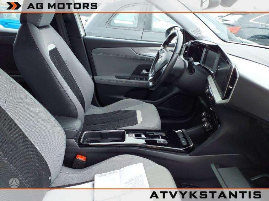 White Opel Mokka 2023 in Vilnius, with an engine capacity of 0.00 L and mileage of 42 thousand km for 15750 €, photo 5 on AUTOMOTO.COM.LV