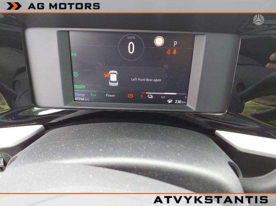 White Opel Mokka 2023 in Vilnius, with an engine capacity of 0.00 L and mileage of 42 thousand km for 15750 €, photo 6 on AUTOMOTO.COM.LV