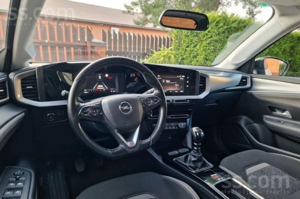 White Opel Mokka 2023 in Riga, with an engine capacity of 1.50 L and mileage of 85 thousand km for 13400 €, photo 8 on AUTOMOTO.COM.LV