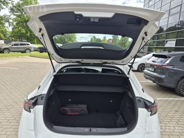 Balts Opel Mokka 2024 Rīga, ar dzinēja tilpumu 1.50 L un nobraukumu 57 tūkst. km par 15800 €, foto 7 vietnē AUTOMOTO.COM.LV