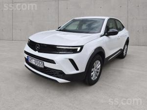 Белый Опель Mokka 2024 в Рига, объемом двигателя 1.50 л и пробегом 57 тыс. км за 15000 €, фото 1 на AUTOMOTO.COM.LV