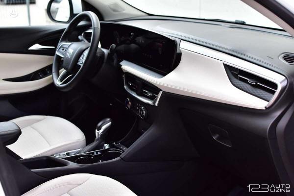 Balts Opel Mokka 2024 Kretinga, ar dzinēja tilpumu 1.30 L un nobraukumu 7 tūkst. km par 17999 €, foto 2 vietnē AUTOMOTO.COM.LV