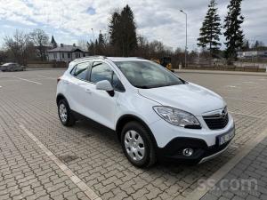 White Opel Mokka 2013 in Saldus, with an engine capacity of 1.70 L and mileage of 243 thousand km for 5590 €, photo 4 on AUTOMOTO.COM.LV