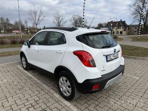 White Opel Mokka 2013 in Saldus, with an engine capacity of 1.70 L and mileage of 243 thousand km for 5590 €, photo 9 on AUTOMOTO.COM.LV