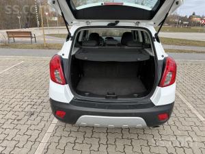 White Opel Mokka 2013 in Saldus, with an engine capacity of 1.70 L and mileage of 243 thousand km for 5590 €, photo 10 on AUTOMOTO.COM.LV