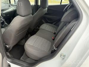 White Opel Mokka 2013 in Saldus, with an engine capacity of 1.70 L and mileage of 243 thousand km for 5590 €, photo 11 on AUTOMOTO.COM.LV