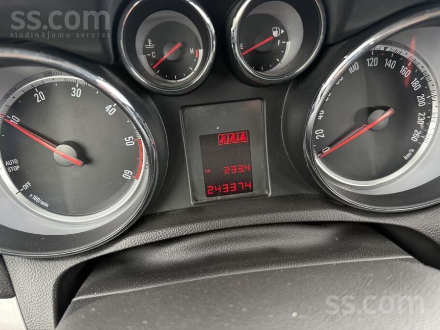 White Opel Mokka 2013 in Saldus, with an engine capacity of 1.70 L and mileage of 243 thousand km for 5590 €, photo 17 on AUTOMOTO.COM.LV