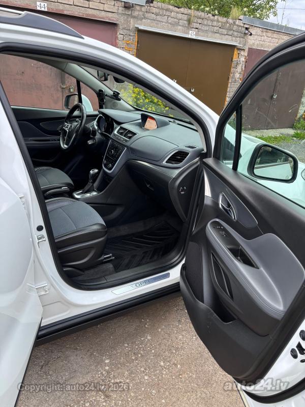 White Opel Mokka 2014 in Tallinn, with an engine capacity of 1.70 L and mileage of 285 thousand km for 6450 €, photo 7 on AUTOMOTO.COM.LV