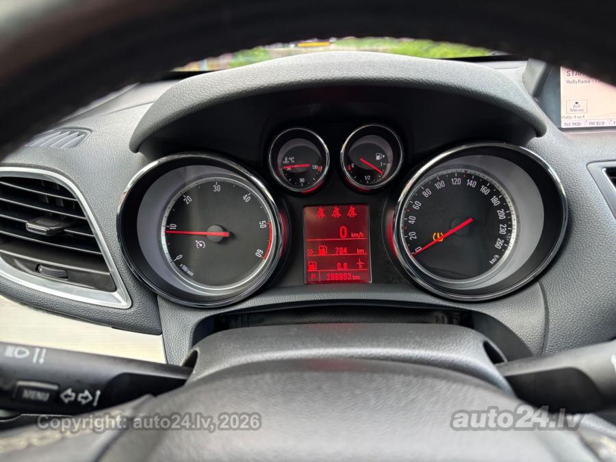 Balts Opel Mokka 2014 Tallina, ar dzinēja tilpumu 1.70 L un nobraukumu 285 tūkst. km par 6450 €, foto 14 vietnē AUTOMOTO.COM.LV