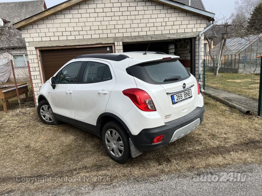 White Opel Mokka 2015 in Tallinn, with an engine capacity of 1.60 L and mileage of 11 thousand km for 8900 €, photo 4 on AUTOMOTO.COM.LV