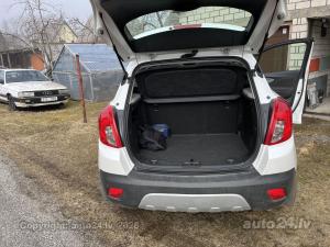 White Opel Mokka 2015 in Tallinn, with an engine capacity of 1.60 L and mileage of 11 thousand km for 8900 €, photo 7 on AUTOMOTO.COM.LV