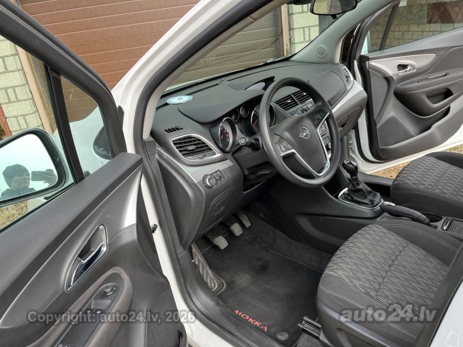White Opel Mokka 2015 in Tallinn, with an engine capacity of 1.60 L and mileage of 11 thousand km for 8900 €, photo 8 on AUTOMOTO.COM.LV