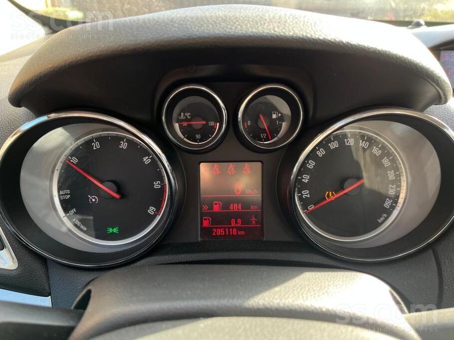Balts Opel Mokka 2015 Rīga, ar dzinēja tilpumu 1.70 L un nobraukumu 205 tūkst. km par 6500 €, foto 4 vietnē AUTOMOTO.COM.LV