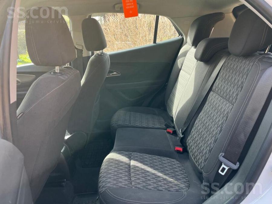 Balts Opel Mokka 2015 Rīga, ar dzinēja tilpumu 1.70 L un nobraukumu 205 tūkst. km par 6500 €, foto 5 vietnē AUTOMOTO.COM.LV
