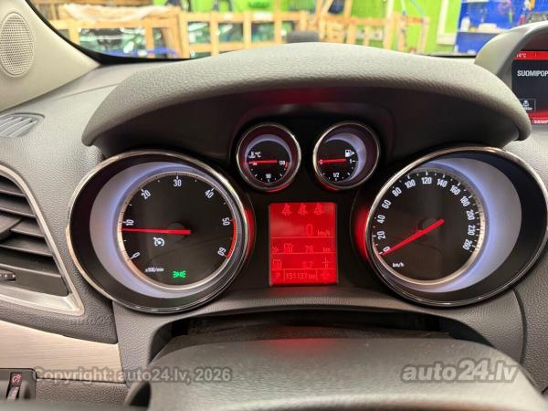 White Opel Mokka 2016 in Tallinn, with an engine capacity of 1.60 L and mileage of 151 thousand km for 8999 €, photo 11 on AUTOMOTO.COM.LV