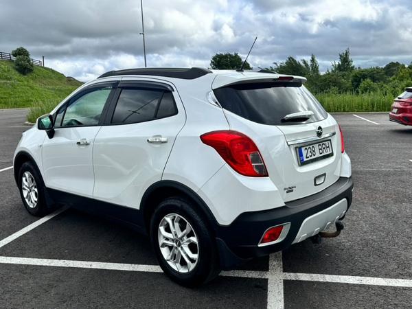 Balts Opel Mokka 2016 Narva, ar dzinēja tilpumu 1.60 L un nobraukumu 119 tūkst. km par 5499 €, foto 3 vietnē AUTOMOTO.COM.LV