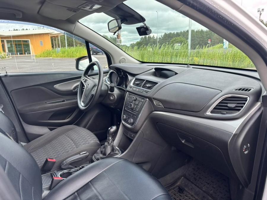 Balts Opel Mokka 2016 Narva, ar dzinēja tilpumu 1.60 L un nobraukumu 119 tūkst. km par 5499 €, foto 12 vietnē AUTOMOTO.COM.LV
