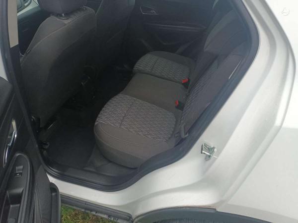 White Opel Mokka 2016 in Taurage, with an engine capacity of 1.60 L and mileage of 164 thousand km for 5200 €, photo 10 on AUTOMOTO.COM.LV
