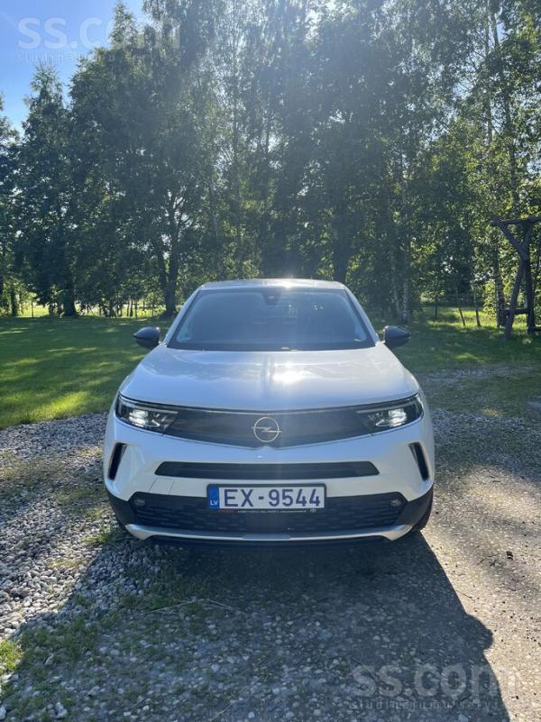 Белый Опель Mokka 2021 в Рига, объемом двигателя 1.60 л и пробегом 61 тыс. км за 16500 €, фото 3 на AUTOMOTO.COM.LV