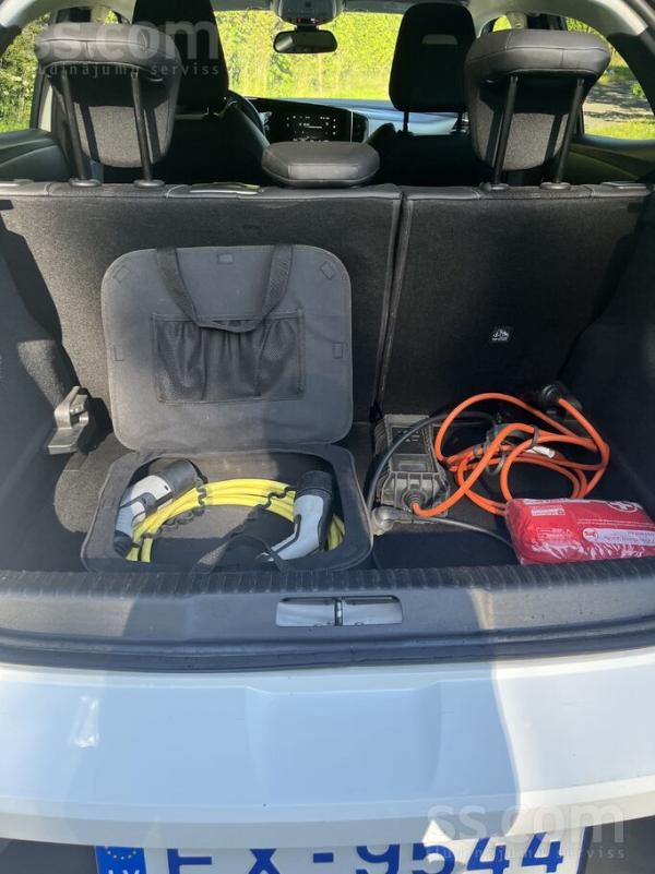 White Opel Mokka 2021 in Riga, with an engine capacity of 1.60 L and mileage of 61 thousand km for 16500 €, photo 5 on AUTOMOTO.COM.LV