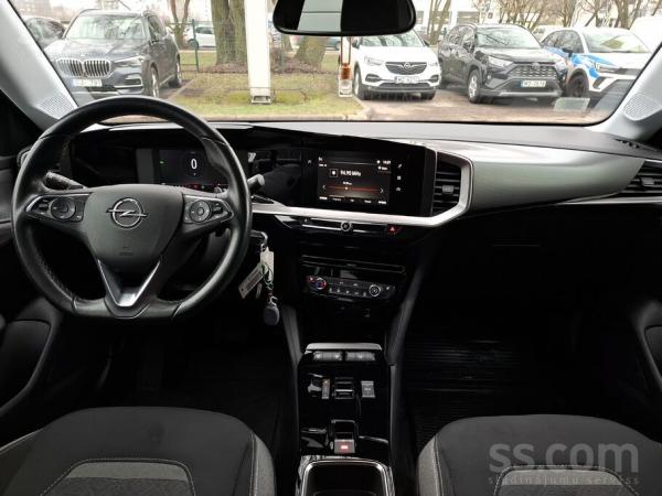 White Opel Mokka 2022 in Riga, with an engine capacity of 1.20 L and mileage of 36 thousand km for 17500 €, photo 7 on AUTOMOTO.COM.LV