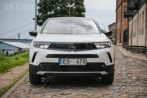 Белый Опель Mokka 2022 в Рига, объемом двигателя 1.20 л и пробегом 12 тыс. км за 18999 €, фото 7 на AUTOMOTO.COM.LV