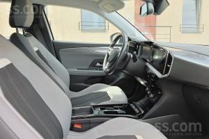 Белый Опель Mokka 2022 в Рига, объемом двигателя 1.20 л и пробегом 12 тыс. км за 18999 €, фото 11 на AUTOMOTO.COM.LV