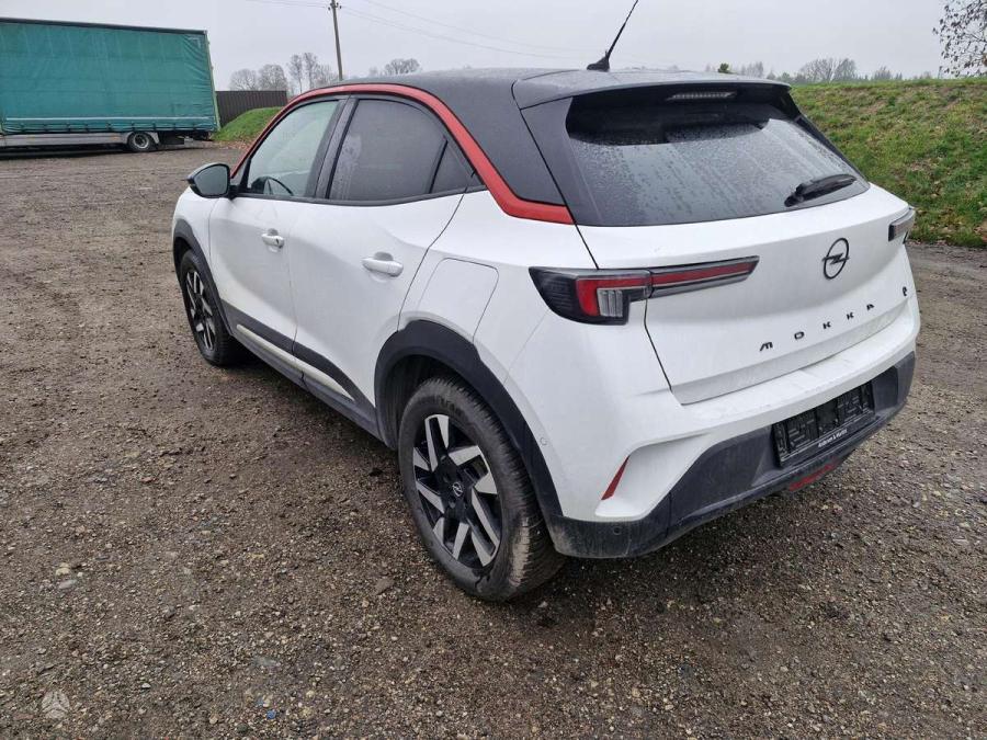 White Opel Mokka 2023 in Marijampole, with an engine capacity of 0.00 L and mileage of 6 thousand km for 12600 €, photo 9 on AUTOMOTO.COM.LV